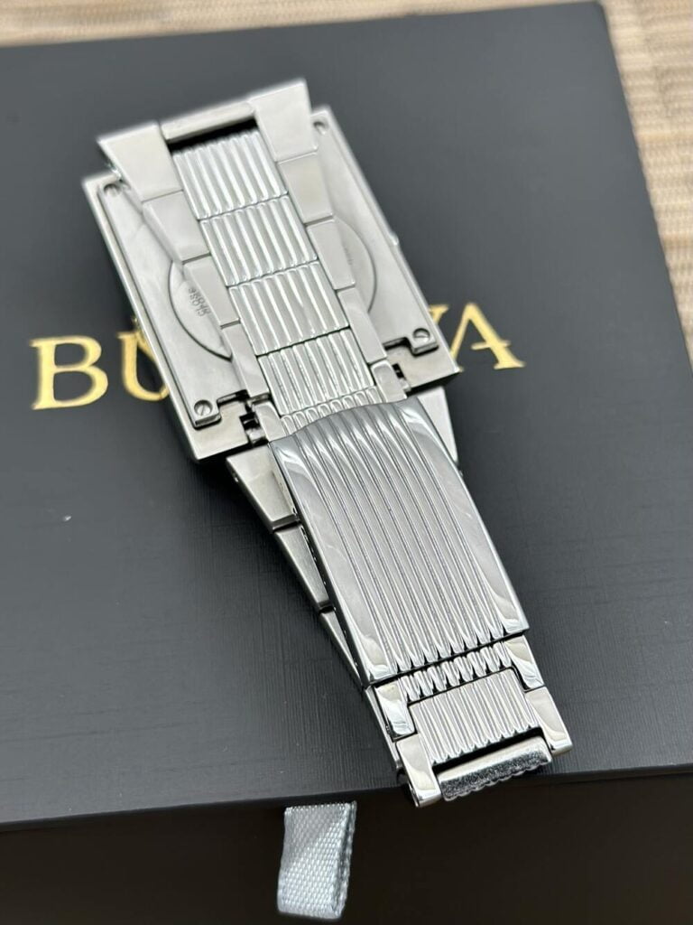 Bulova Computron LED 96C139, de cuarzo - Relojes Club