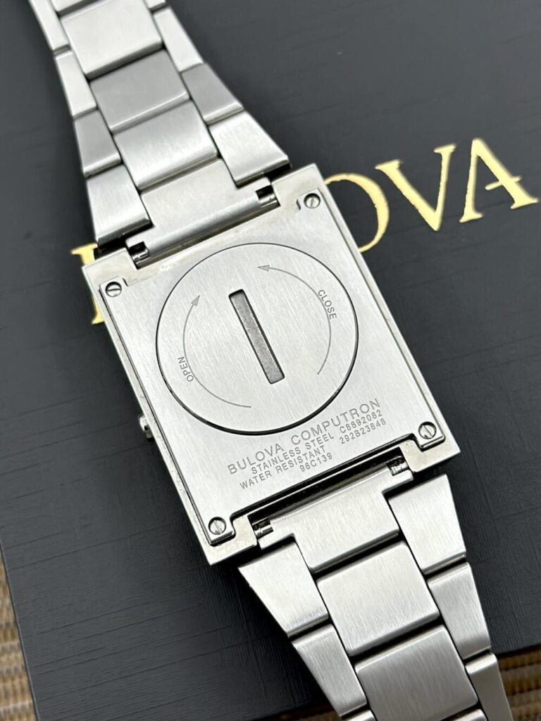 Bulova Computron LED 96C139, de cuarzo - Relojes Club