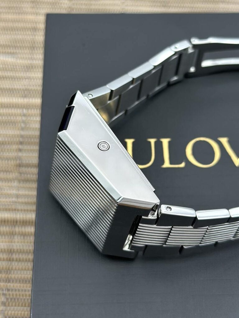 Bulova Computron LED 96C139, de cuarzo - Relojes Club