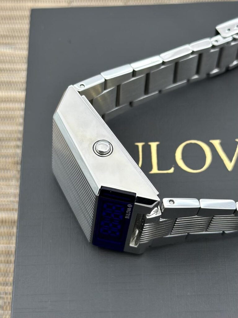Bulova Computron LED 96C139, de cuarzo - Relojes Club