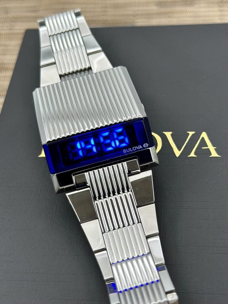 Bulova Computron LED 96C139, de cuarzo - Relojes Club