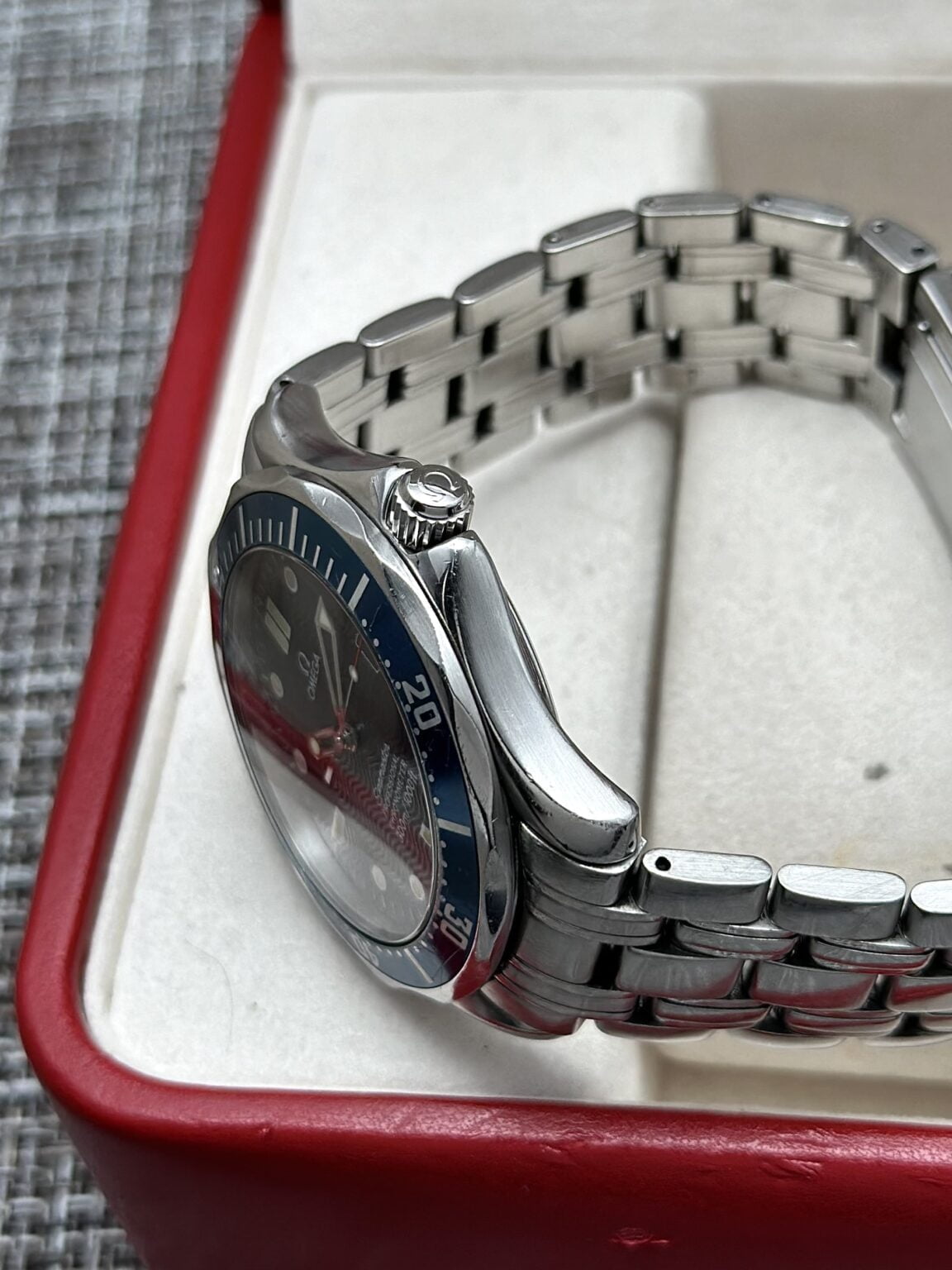 Omega Seamaster Diver 300M Professional Chronometer James Bond ...