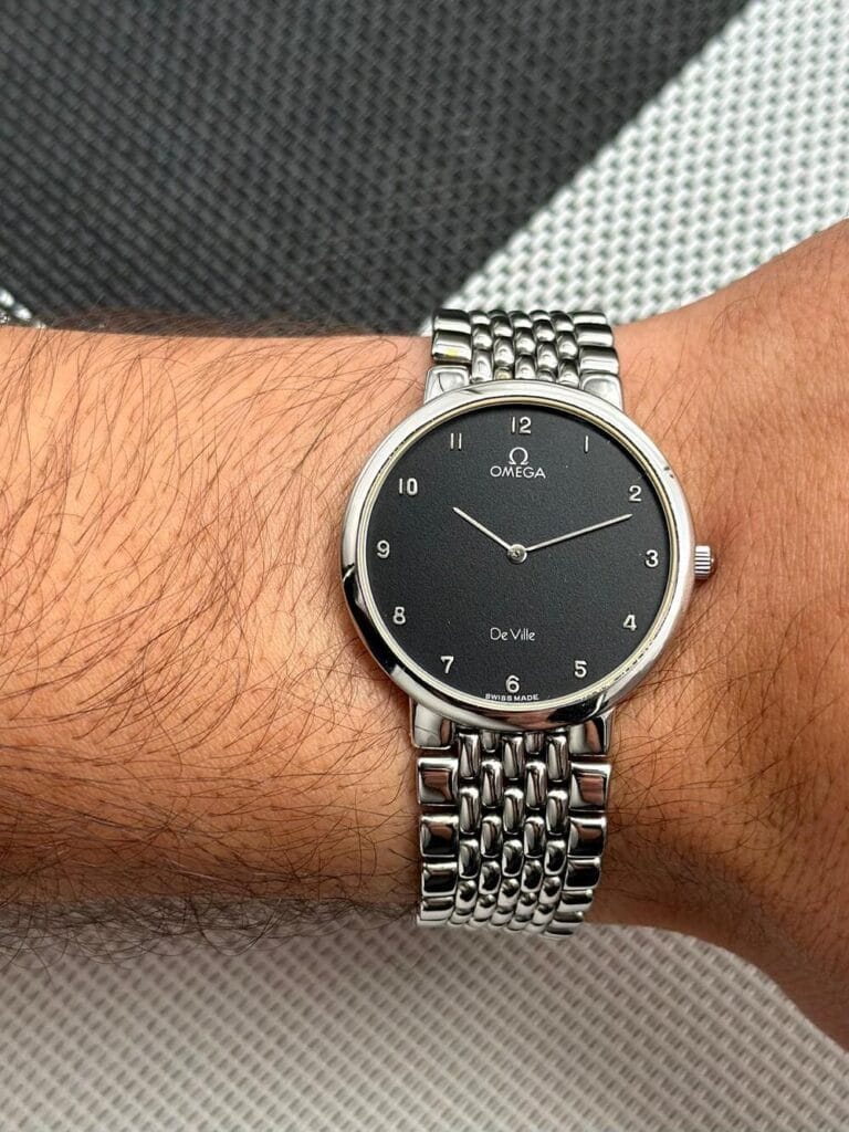 Omega De Ville Black Matte Dial Arabic Numerals, de cuarzo. - Relojes Club