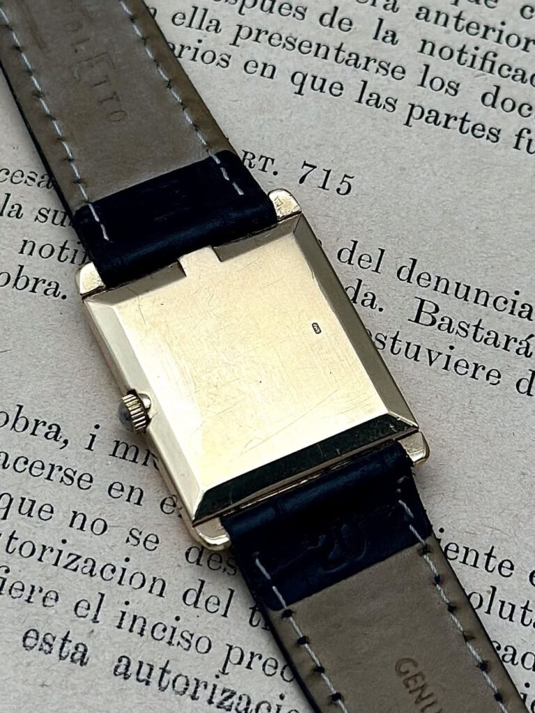 Rolex Cellini 18K Gold 25 x 34 mm Champagne Dial 4105, a cuerda ...