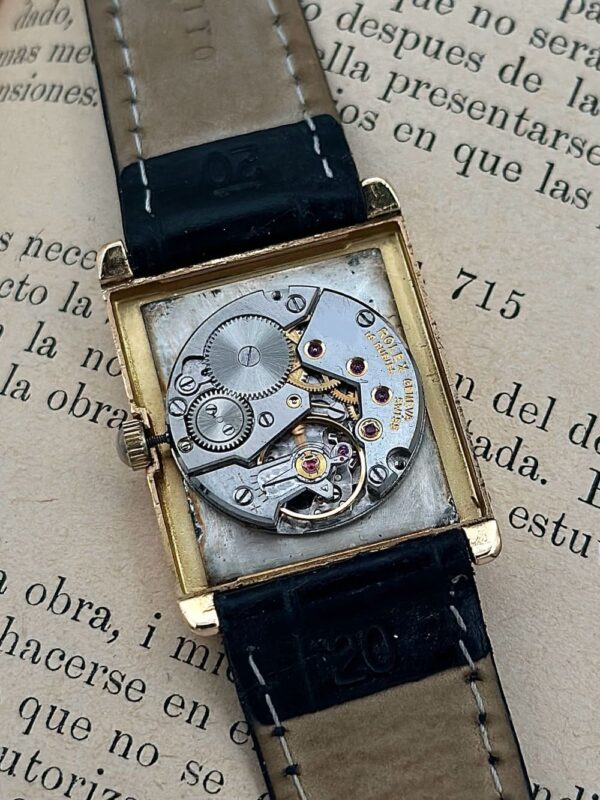 Rolex Cellini 18K Gold 25 x 34 mm Champagne Dial 4105, a cuerda ...